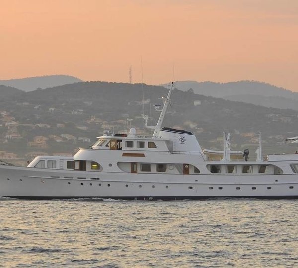SECRET LIFE Yacht Charter Details, Feadship Motor Yacht | CHARTERWORLD ...